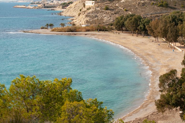 La Playa del Torres, una cala familiar en Villajoyosa